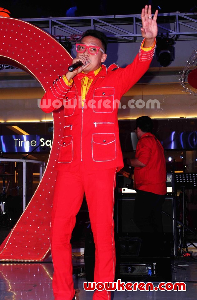 Gambar Foto Udjo Project Pop Saat Tampil di Summarecon, Bekasi - Foto 2 ...