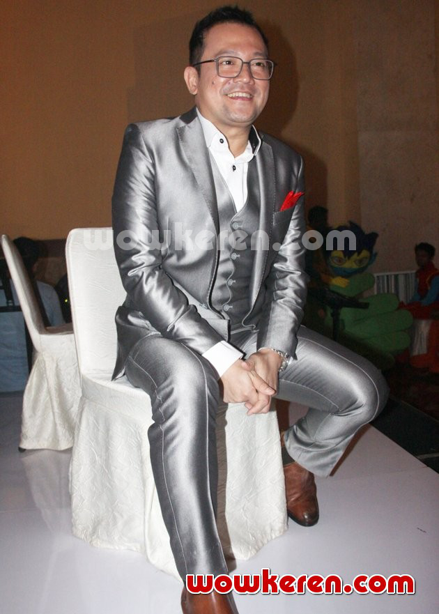 Gambar Foto Alvin Adam di Acara '10 Tahun Perjuangan Berbagi Sehat ...