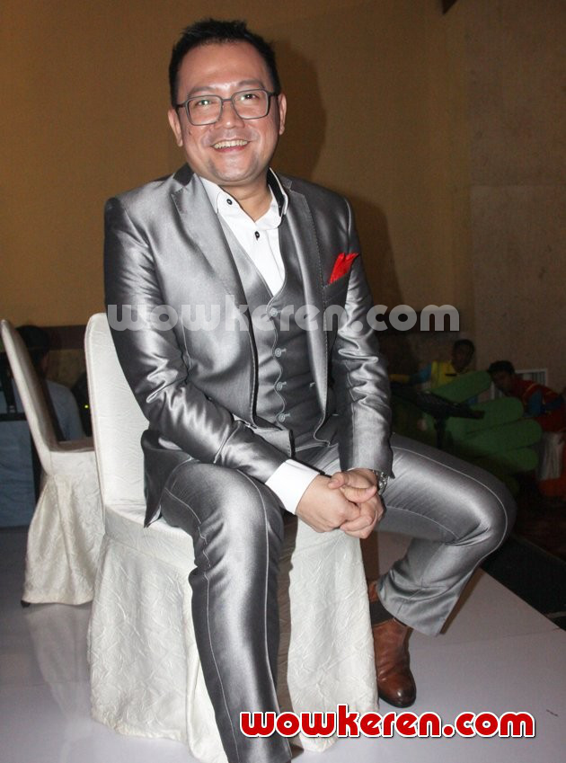 Gambar Foto Alvin Adam di Acara '10 Tahun Perjuangan Berbagi Sehat ...