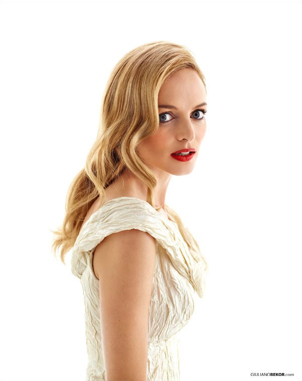 Gambar Foto Heather Graham di Majalah The Sunday Telegraph Australia ...