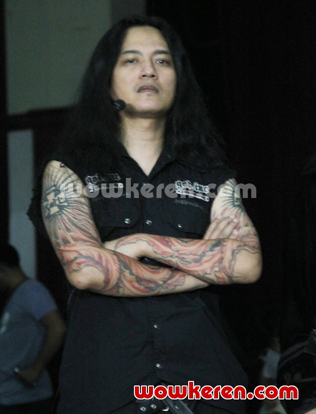 Foto Otong Koil dan Jikun /rif Saat Latihan 'Wayang Orang Rock Ekalaya ...