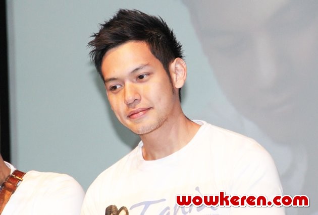 Ferly Putra: Berita, Foto, Video, Lirik Lagu, Profil & Bio | Halaman ...