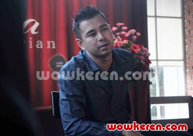 Gambar Foto Raffi Ahmad Ditemui di Kawasan Sudirman - Foto 2 dari 224 Gambar Foto Raffi Ahmad Ditemui di Kawasan Sudirman - Foto 2 dari 224