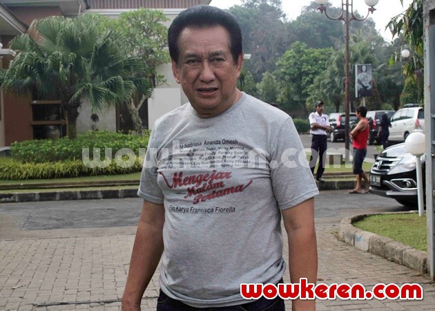 Gambar Foto Anwar Fuadi di Syukuran Film 'Mengejar Malam Pertama ...