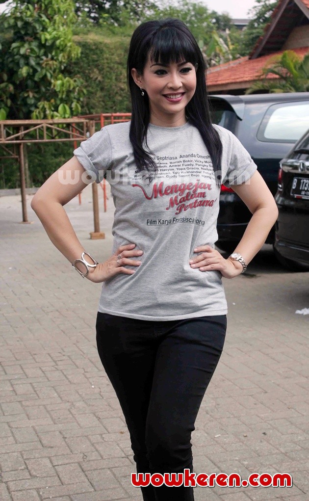 Foto Ratna Listy di Syukuran Film 'Mengejar Malam Pertama' - Foto 2 dari 34