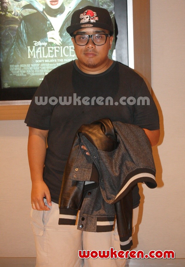 Gambar Foto Verdi Solaiman di Konferensi Pers dan Press Screening 'Mari ...