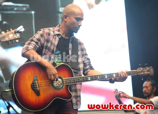 Gambar Foto Ivan Slank di Konser Deklarasi Revolusi Harmoni - Foto 2 ...