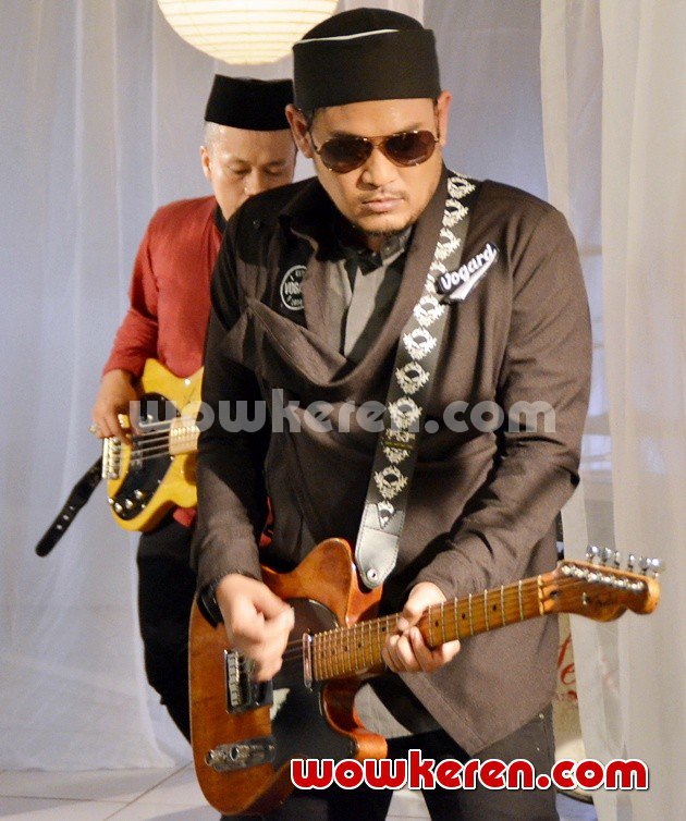 Pepeng (II): Berita, Foto, Video, Lirik Lagu, Profil & Bio | Halaman ...