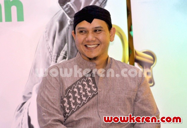 Fadly Padi: Berita, Foto, Video, Lirik Lagu, Profil & Bio | Halaman ...