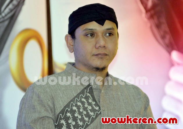 Fadly Padi: Berita, Foto, Video, Lirik Lagu, Profil & Bio | Halaman ...