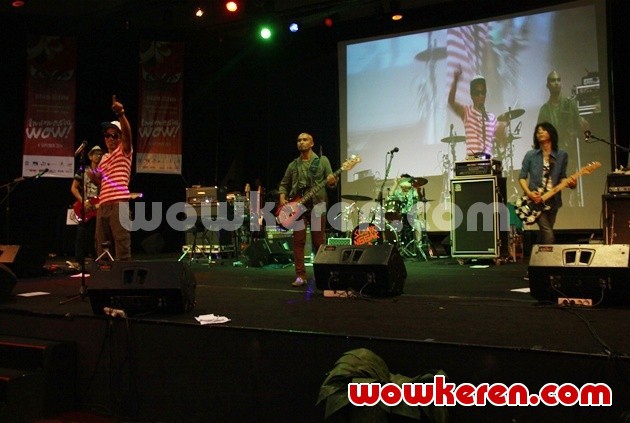 Gambar Foto Slank Launching Single 'Indonesia WOW!' - Foto 2 dari 254