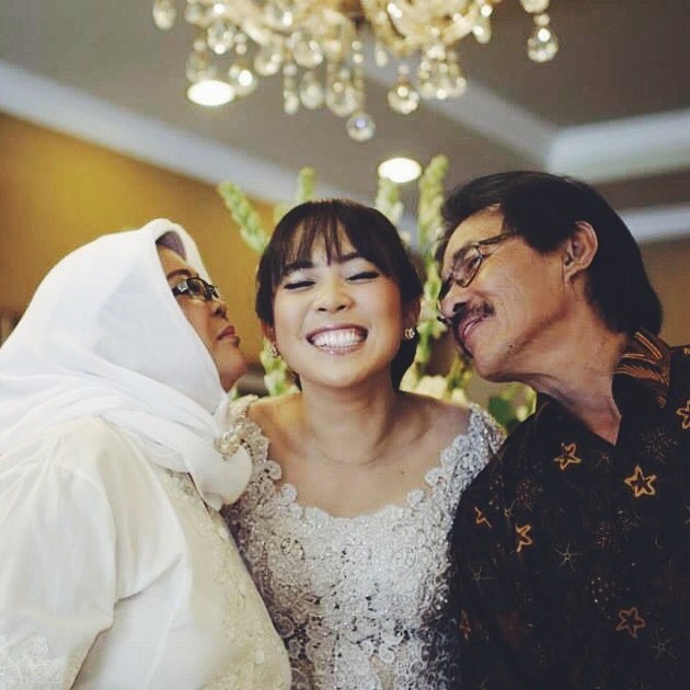 Fitri Tropica: Berita, Foto, Video, Lirik Lagu, Profil & Bio | Halaman ...