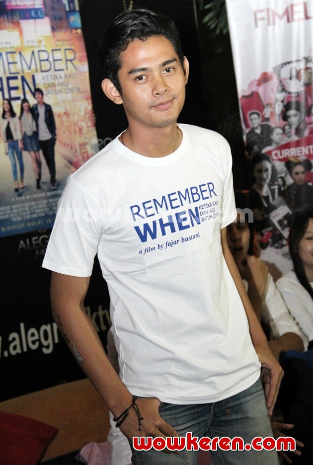 Gambar Foto Miqdad Addausy di Gala Premier 'Remember When' - Foto 2 dari 25