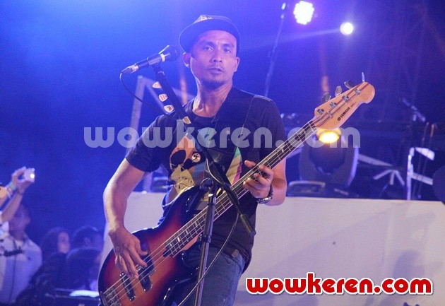 Gambar Foto Ivanka Slank di 'Konser Salam Tiga Jari' - Foto 2 dari 55