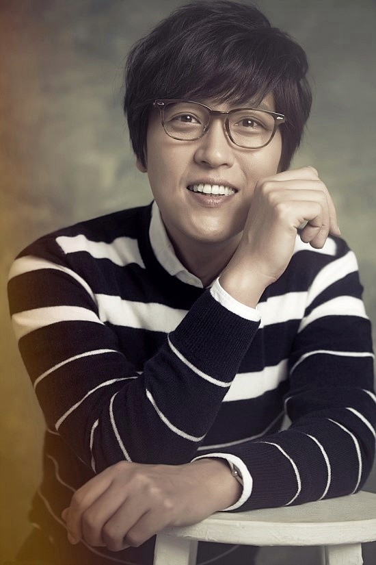 Foto Kim Dong Ryul Red Carpet, Liburan, Keluarga dan Pasangan, Sosmed ...