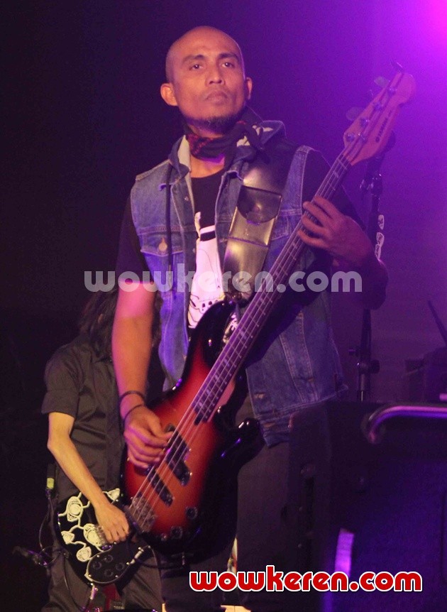 Gambar Foto Penampilan Ivanka Slank di Konser 'Revolusi Bunga Generasi ...