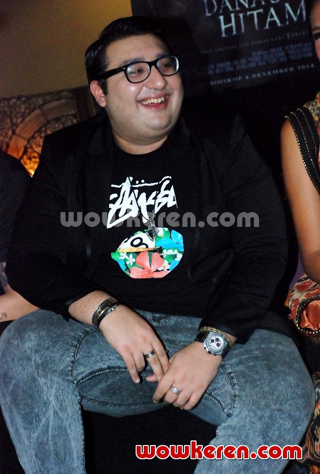 Gambar Foto Daniel Topan di Gala Premier 'Danau Hitam' - Foto 2 dari 45
