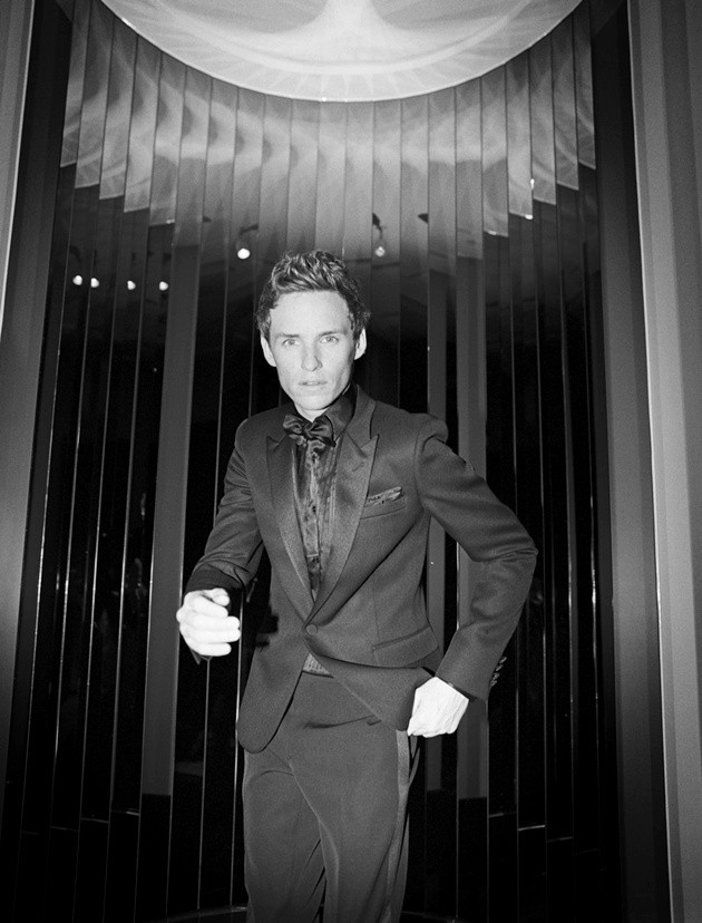 Gambar Foto Eddie Redmayne di The Mr. Porter Post Edisi November ...