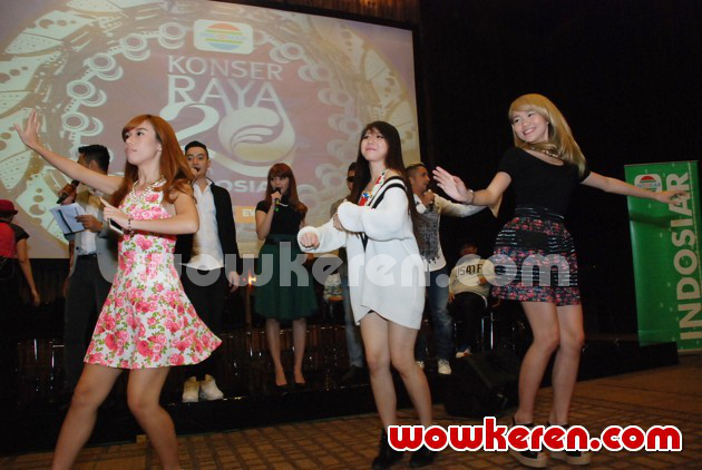 Foto Stefani Personil Baru Cherry Belle di Studio Penta SCTV - Foto 2 ...