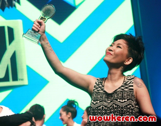 Gambar Foto Feli Sumayko Menangkan Grand Final MTV Indonesia VJ Hunt ...