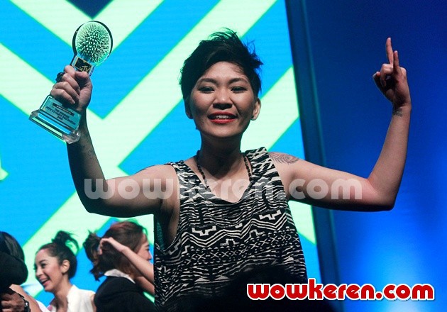 Gambar Foto Feli Sumayko Menangkan Grand Final MTV Indonesia VJ Hunt ...