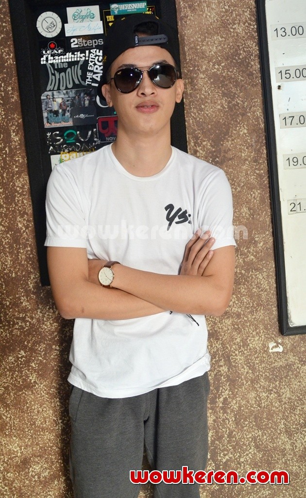 Gambar Foto Rija Abbas Disela Latihan Konser 'Gelas-Gelas Kaca' - Foto ...