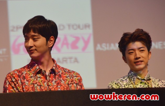 Gambar Foto Nichkhun dan Taecyeon Saat Jumpa Pers 'What Time Is It 2PM ...