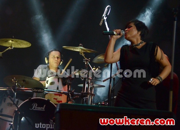 Utopia: Berita, Foto, Video, Lirik Lagu, Profil & Bio | Halaman Utama ...