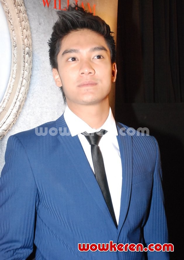 Gambar Foto Boy William di Gala Premiere Film 'Tarot' - Foto 2 dari 46