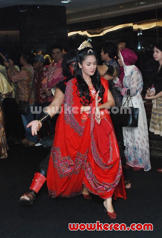 Gambar Foto Fitri Ayu di Press Conference Sinetron 'Arjuna' - Foto 2 dari 6