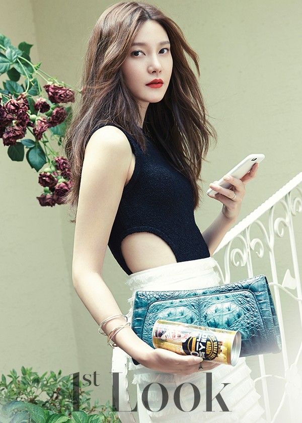 Gambar Foto Cha Ye Ryun di Majalah 1st Look Vol.93 - Foto 2 dari 13