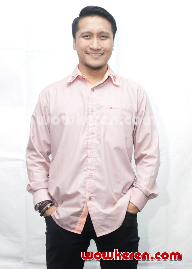 Gambar Foto Arie Untung di Acara Syukuran HUT RI ke-70 - Foto 2 dari 34