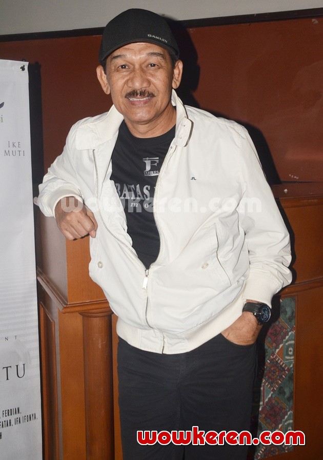 Gambar Foto Cok Simbara Ditemui di Syukuran Film '2 Batas Waktu' - Foto ...