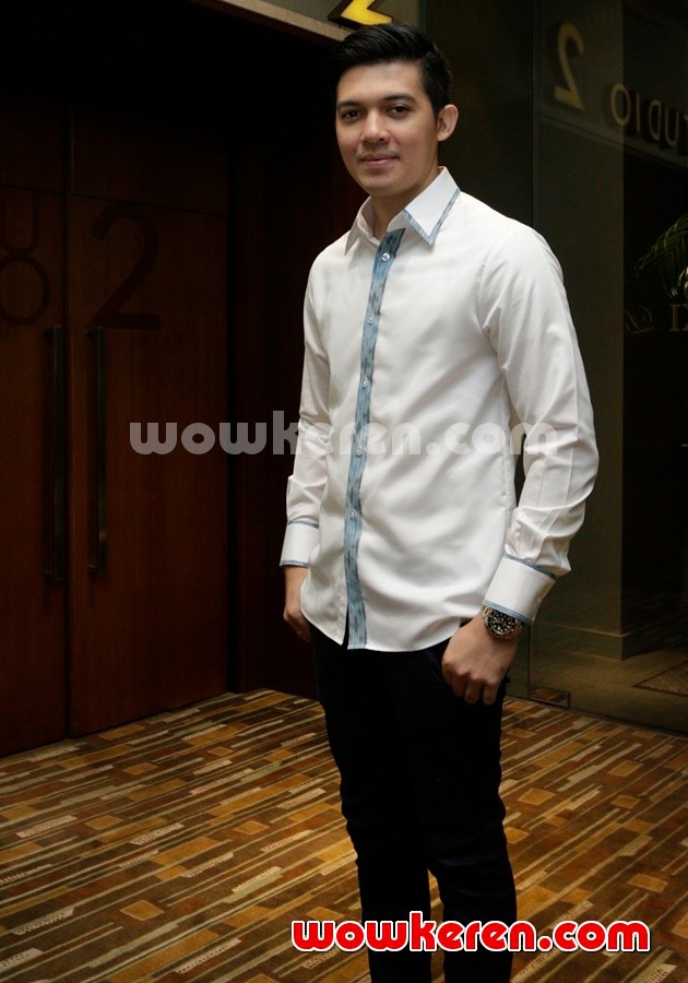 Irwansyah: Berita, Foto, Video, Lirik Lagu, Profil & Bio | Halaman ...