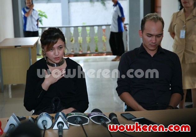 Gambar Foto Marshanda dan Egi John Ditemui di Panti Sosial Kawasan ...