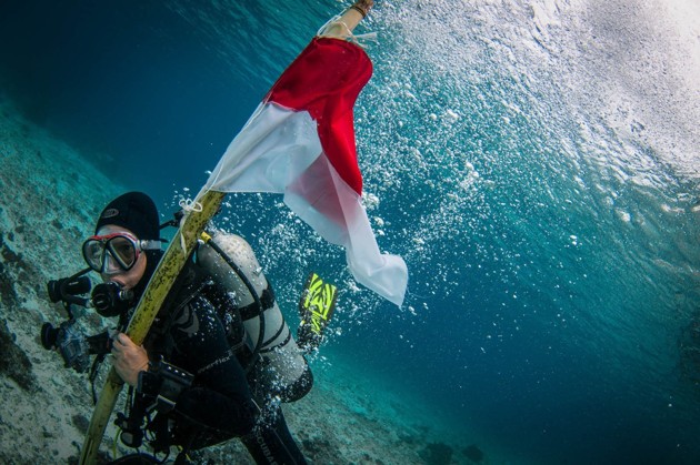Gambar Foto Perayaan Hut Ri Ke 71 Dari Bawah Laut Foto 2 Dari 13