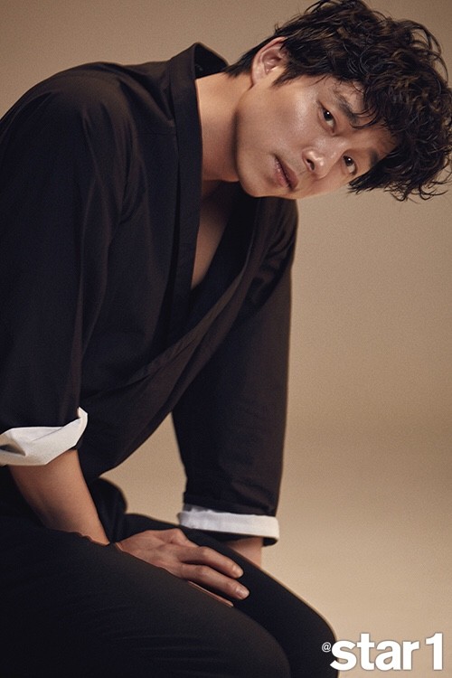 Gambar Foto Gong Yoo di Majalah @Star1 Edisi Juli 2016 - Foto 2 dari 129