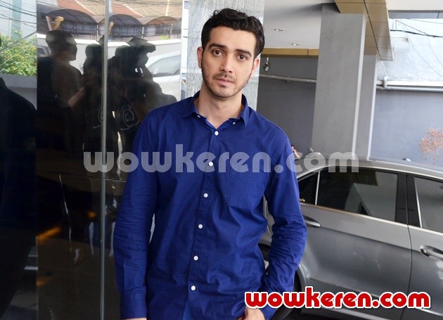 Fachri Albar: Berita, Foto, Video, Lirik Lagu, Profil & Bio | Halaman ...