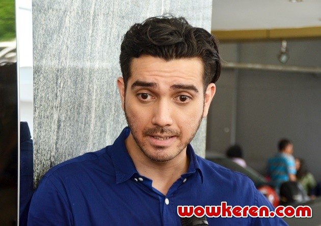 Fachri Albar: Berita, Foto, Video, Lirik Lagu, Profil & Bio | Halaman ...