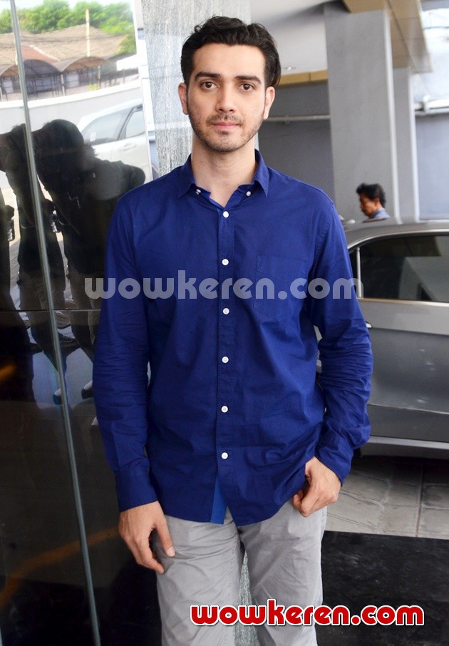 Fachri Albar: Berita, Foto, Video, Lirik Lagu, Profil & Bio | Halaman ...