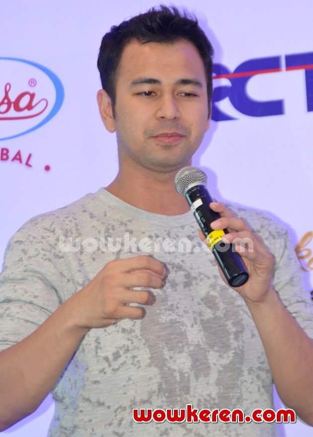 Gambar Foto Raffi Ahmad dan Syahnaz Sadiqah di Jumpa Pers Dahsyatnya ... Gambar Foto Raffi Ahmad dan Syahnaz Sadiqah di Jumpa Pers Dahsyatnya ...