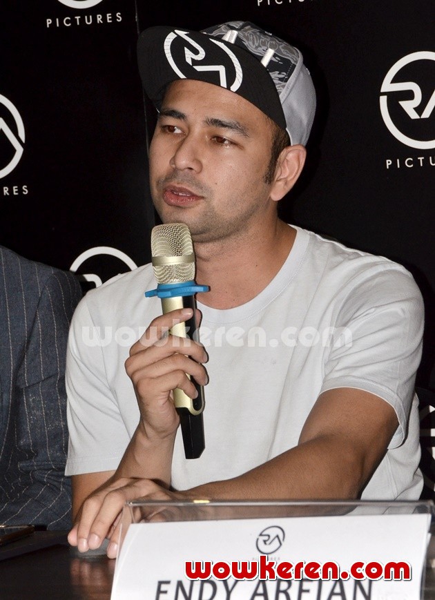 Gambar Foto Raffi Ahmad dan Syahnaz Sadiqah di Jumpa Pers Dahsyatnya ... Gambar Foto Raffi Ahmad dan Syahnaz Sadiqah di Jumpa Pers Dahsyatnya ...