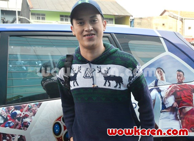 Gambar Foto Rija Abbas Ditemui di Studio Trans TV - Foto 2 dari 8