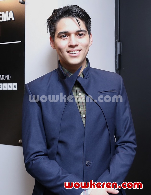 Maxime Bouttier: Berita, Foto, Video, Lirik Lagu, Profil & Bio ...
