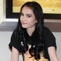 Adila Fitri: Berita, Foto, Video, Lirik Lagu, Profil & Bio | Halaman ...