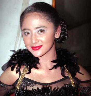 Dewi Persik Tak Terima Dihakimi Gara-Gara Foto Syur