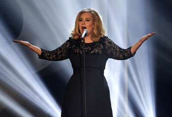 Adele Persembahkan 'Let the Sky Fall' untuk Film James Bond Terbaru