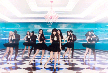 Pertama Kalinya, SNSD Akan Tampil dengan Dancer Pria