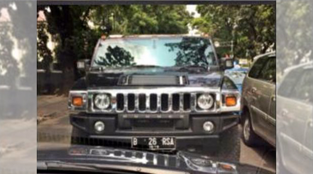Heboh di Medsos Mobil Mewah Lawan Arus, Ini Komentar Pemiliknya