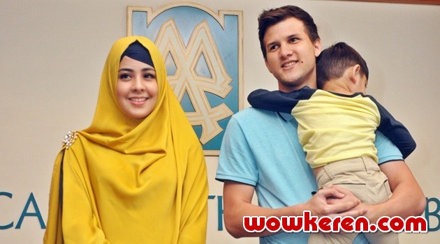 Ini Kisah Awal Sampai Anak Risty Tagor Diolesi Sambal oleh Stuart Collin